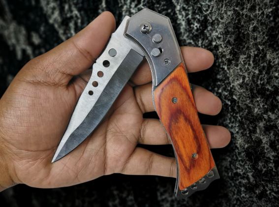 PUSH BUTTON FOLDING KNIFE - 7038 | Neon Sales – NeonSales